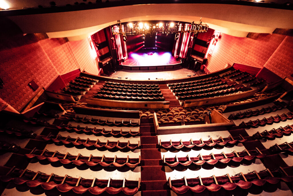 Vogue Theatre - Dancerents