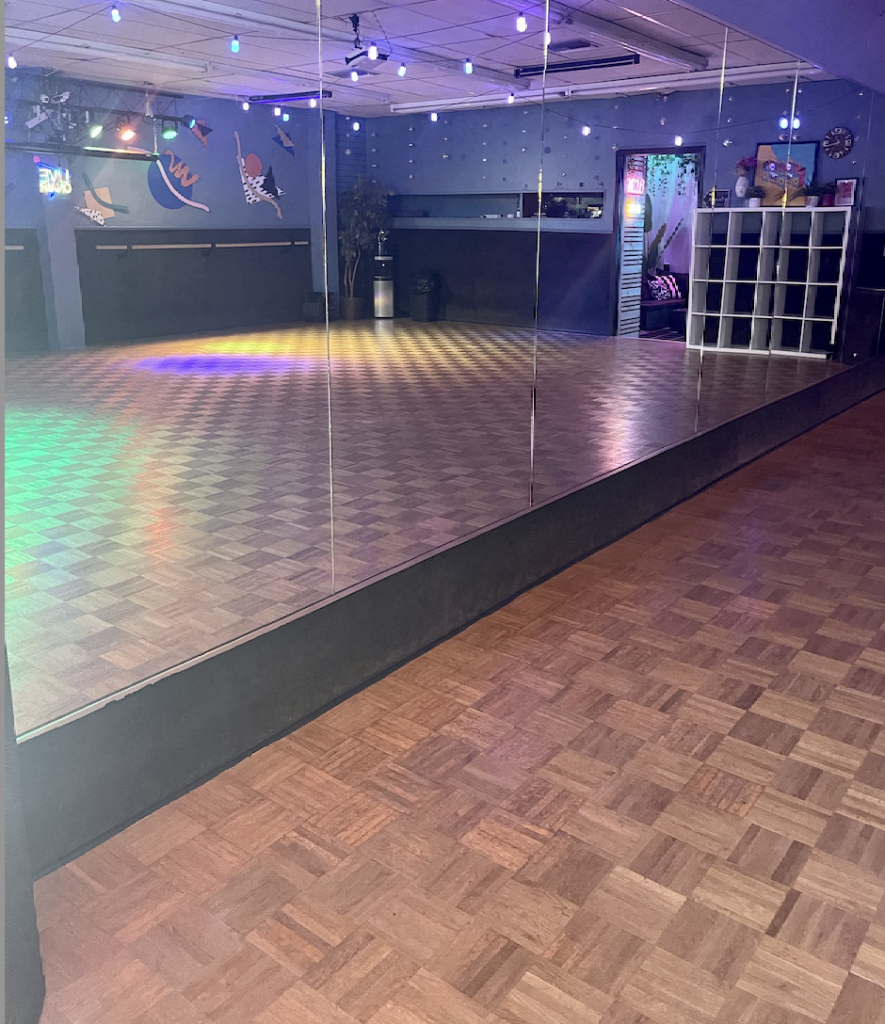 Intimate dance studio for up to 25 people-Only 5 minutes from Downtown ...